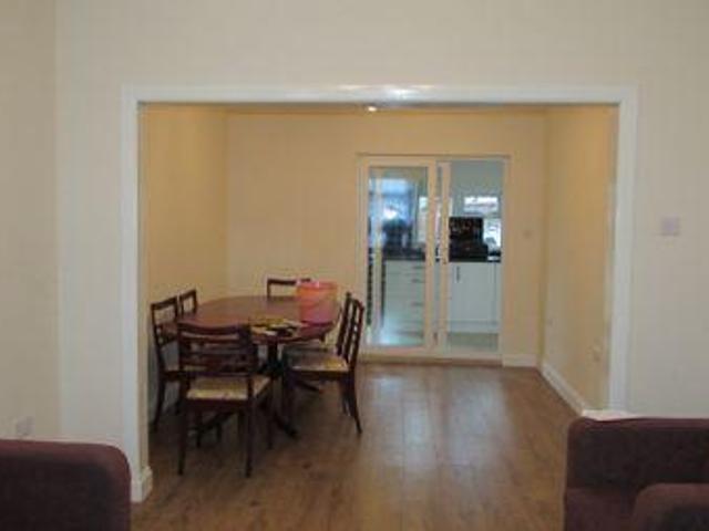 3 Bedrooms Semi detached house for rent in Grant Road, Harrow HA3
