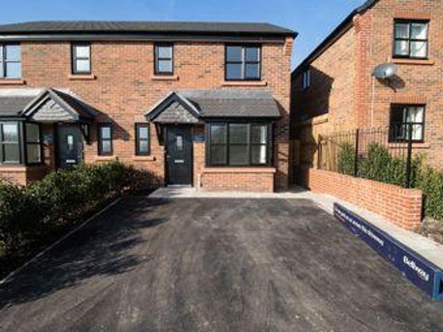 3 Bedrooms Semi detached house for rent in Green Croft Close, Atherton, Greater Manchester M46