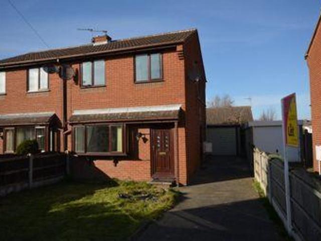 3 Bedrooms Semi detached house for rent in Green Lane, Cutsyke, Castleford WF10