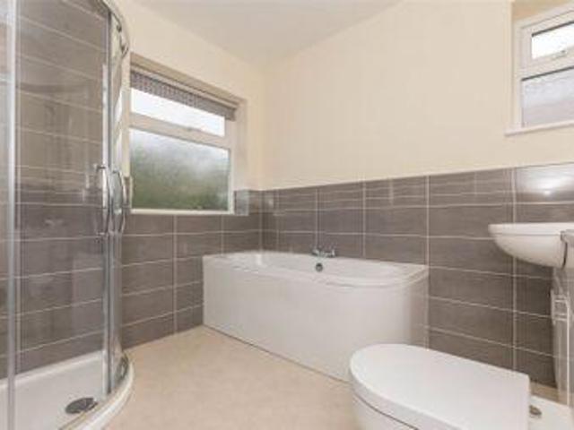 3 Bedrooms Semi detached house for rent in Greystones Drive, Greystones, Sheffield S11
