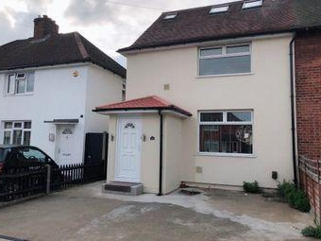 3 Bedrooms Semi detached house for rent in Douglas Road, Kingston Upon Thames KT1
