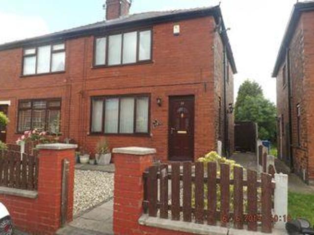 3 Bedrooms Semi detached house for rent in Douglas Road, Leigh, Lancashire WN7