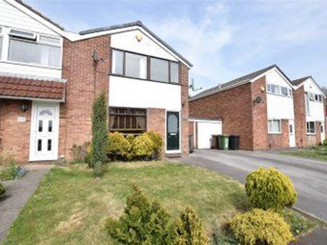 3 Bedrooms Semi detached house for rent in Dale Park Avenue, Cookridge, Leeds, West Yorkshire LS16