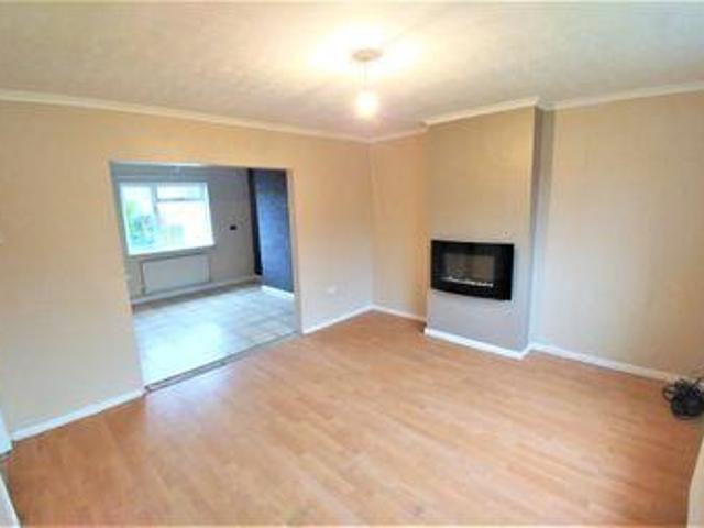 3 Bedrooms Semi detached house for rent in Devon Crescent, Dudley DY2