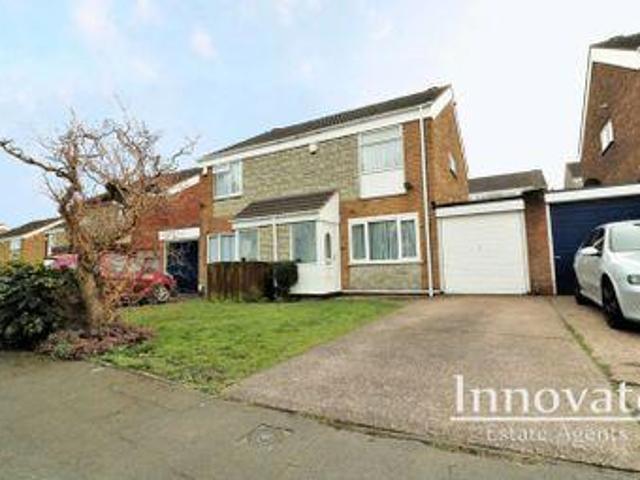 3 Bedrooms Semi detached house for rent in Deal Drive, Tividale, Oldbury B69