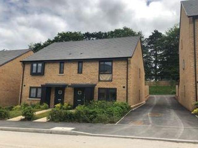 3 Bedrooms Semi detached house for rent in Divot Way, Basingstoke RG24