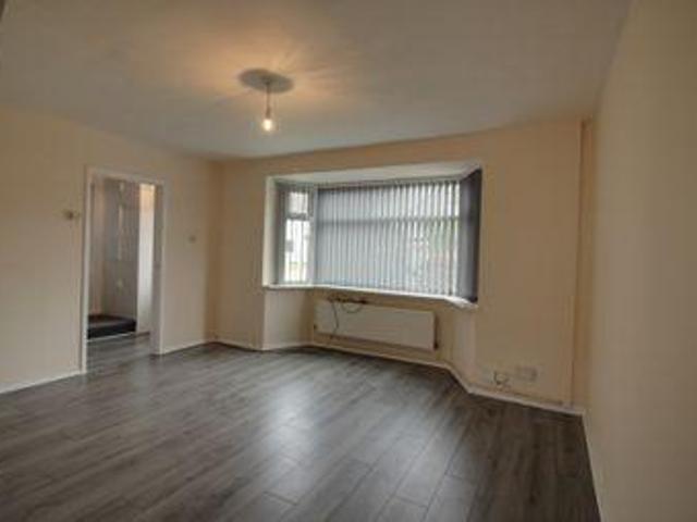 3 Bedrooms Semi detached house for rent in Dinmor Road, Wythenshawe, Manchester M22