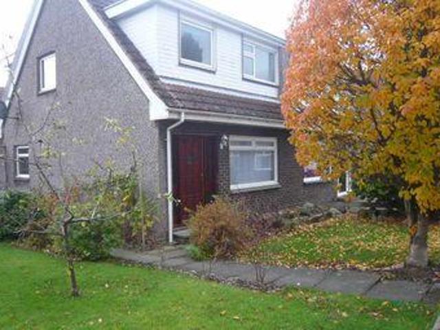 3 Bedrooms Semi detached house for rent in Drummormie Road, Cairneyhill, Dunfermline KY12