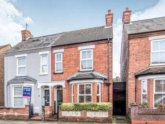 3 Bedrooms Semi detached house for rent in Dudley Street, Bedford MK40