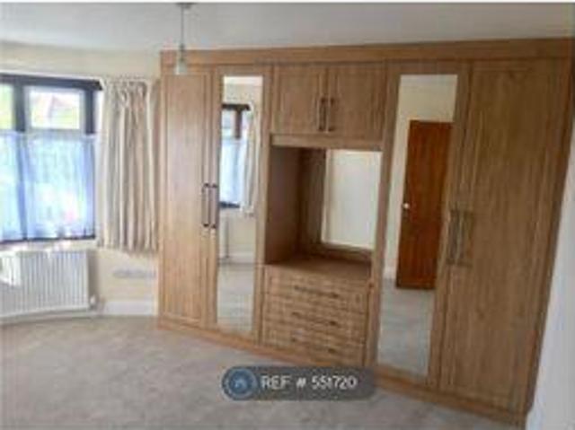 3 Bedrooms Semi detached house for rent in Dukes Avenue, Harrow HA1