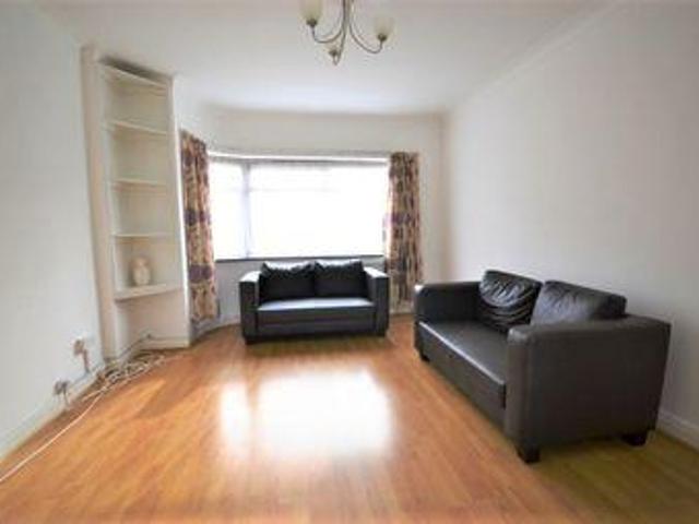 3 Bedrooms Semi detached house for rent in Engel Park, Mill Hill, London NW7