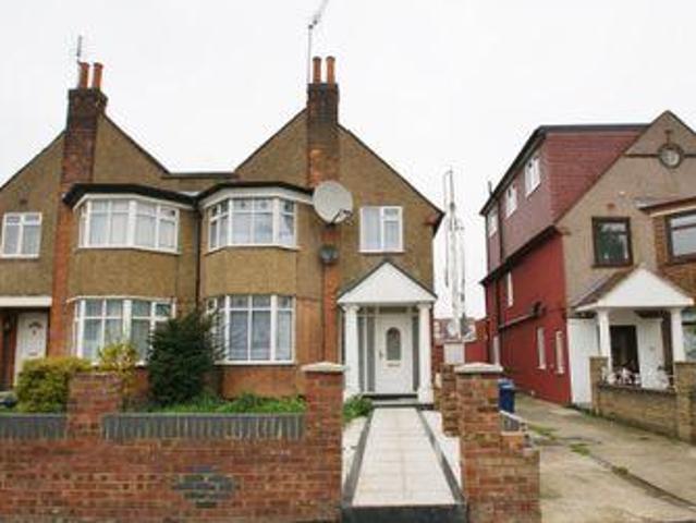 3 Bedrooms Semi detached house for rent in East Acton Lane, London W3
