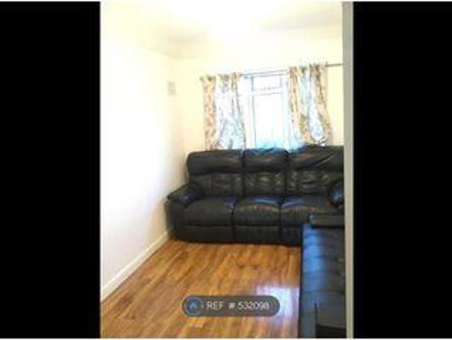 3 Bedrooms Semi detached house for rent in Elers Road, Hayes UB3