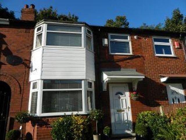 3 Bedrooms Semi detached house for rent in Elsdon Drive, Manchester M18