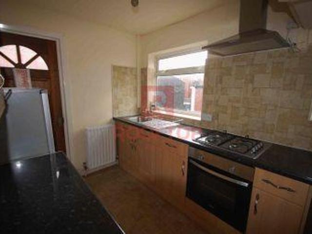 3 Bedrooms Semi detached house for rent in Estcourt Terrace, Headingley, Leeds LS6