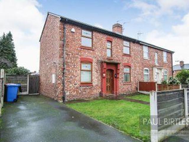 3 Bedrooms Semi detached house for rent in Evans Road, Eccles, Manchester M30