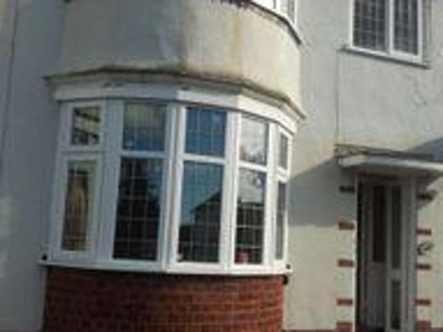 3 Bedrooms Semi detached house for rent in Eve Lane, Dudley DY1
