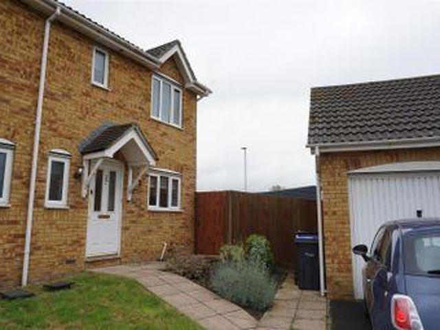 3 Bedrooms Semi detached house for rent in Foxglove Drive, Trowbridge BA14