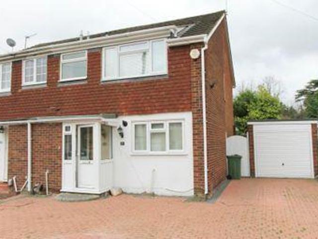 3 Bedrooms Semi detached house for rent in Foxfield Close, Northwood HA6