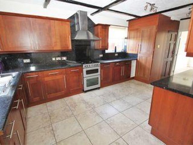 3 Bedrooms Semi detached house for rent in Fairway Avenue, West Drayton, Middlesex UB7