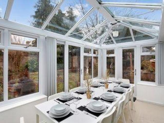 3 Bedrooms Semi detached house for rent in Farnaby Road, London SE9