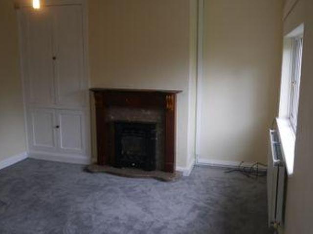 3 Bedrooms Semi detached house for rent in Farnley Lane, Otley LS21