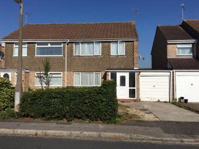 3 Bedrooms Semi detached house for rent in Farrfield, Swindon SN2