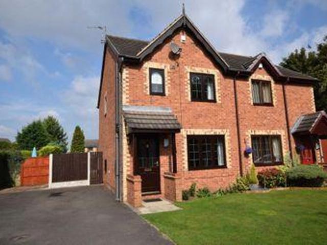 3 Bedrooms Semi detached house for rent in Fen Court, Edenthorpe, Doncaster, South Yorkshire DN3