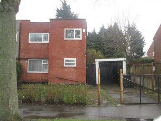 3 Bedrooms Semi detached house for rent in Fenby Avenue, Bradford BD4