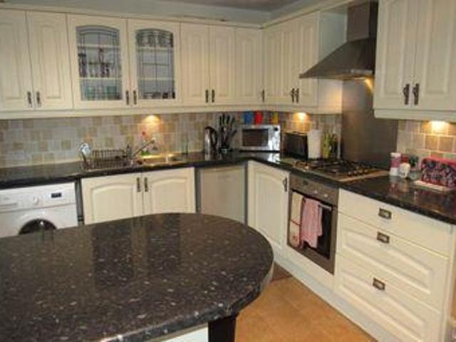3 Bedrooms Semi detached house for rent in Fir Tree Close, Patchway, Bristol BS34