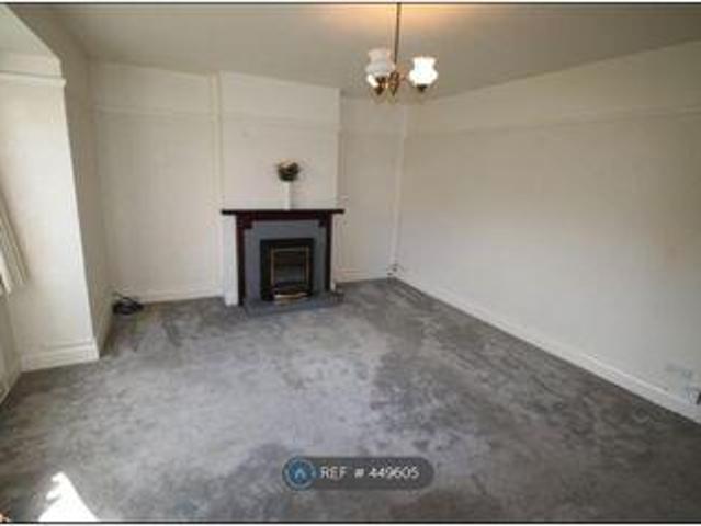 3 Bedrooms Semi detached house for rent in First Crescent, Slough SL1