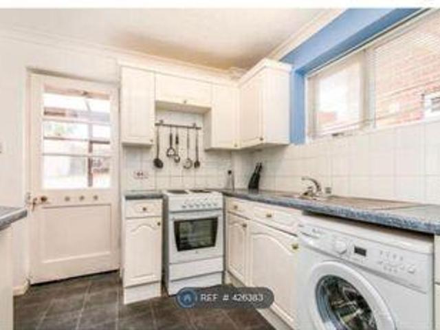 3 Bedrooms Semi detached house for rent in Franklyn Road, Canterbury CT2