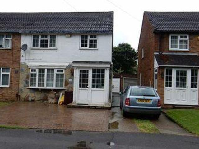 3 Bedrooms Semi detached house for rent in Friar Road, Hayes, Middlesex UB4