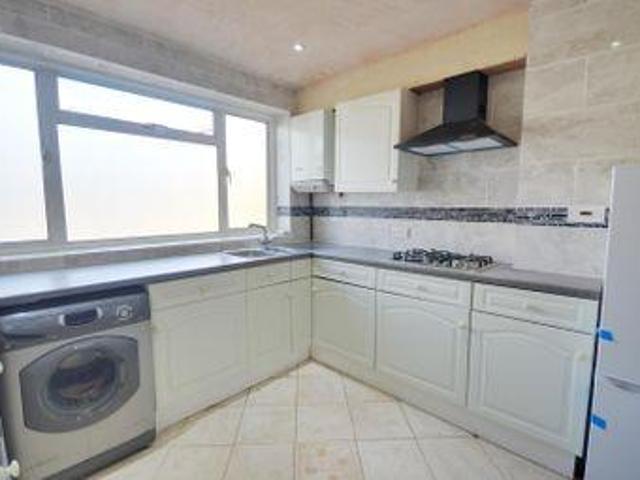 3 Bedrooms Semi detached house for rent in Knoll Crescent, Northwood HA6
