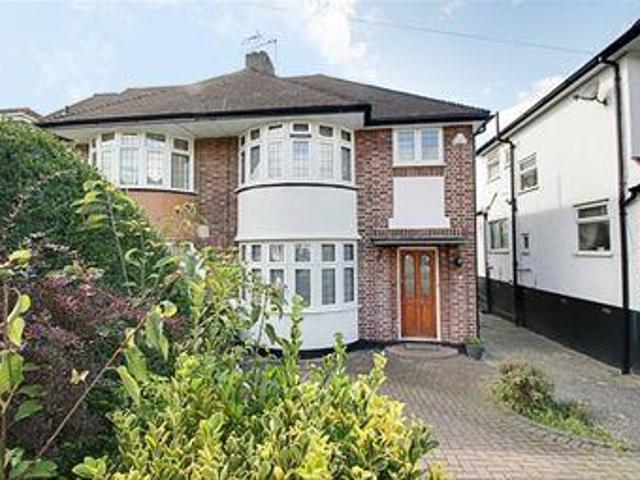 3 Bedrooms Semi detached house for rent in Knoll Drive, Southgate N14