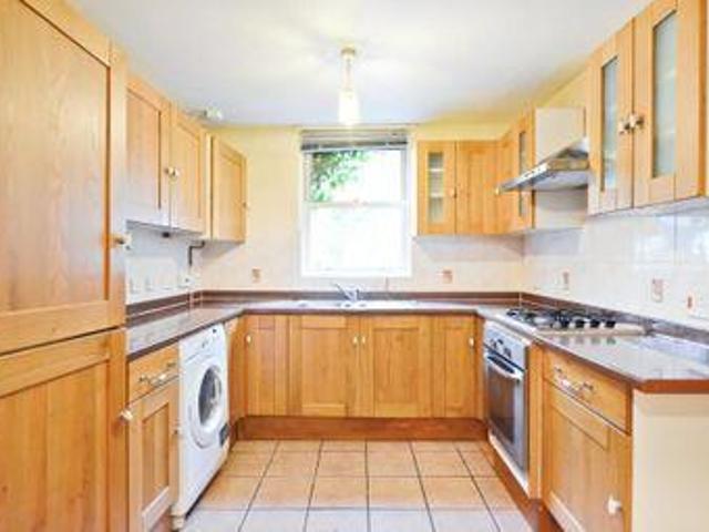3 Bedrooms Semi detached house for rent in Kendal Close, London SW9
