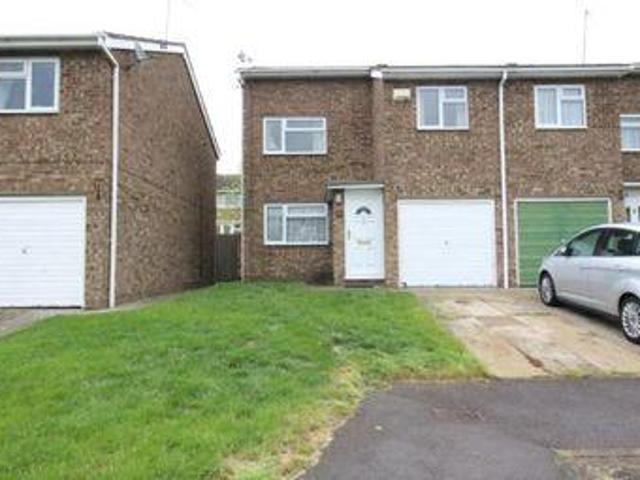 3 Bedrooms Semi detached house for rent in Kentmere Close, Kempston MK42