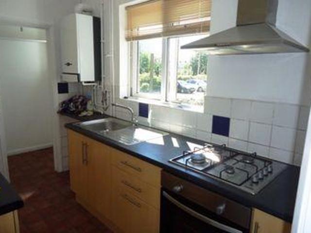3 Bedrooms Semi detached house for rent in King George V Drive East, Heath, Cardiff CF14