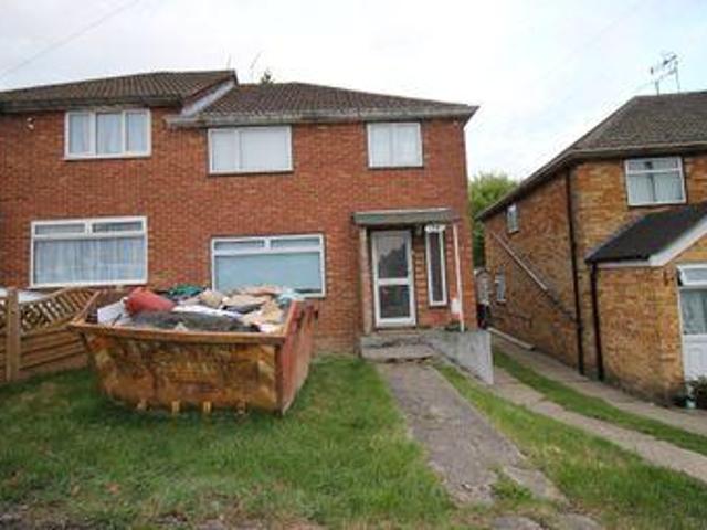 3 Bedrooms Semi detached house for rent in Kingston Road, High Wycombe HP13