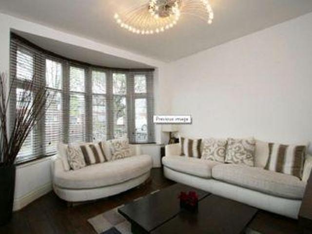 3 Bedrooms Semi detached house for rent in Kingsway, Manchester M20