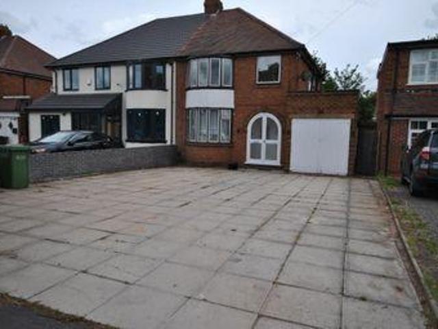 3 Bedrooms Semi detached house for rent in Hobs Moat Road, Solihull B92