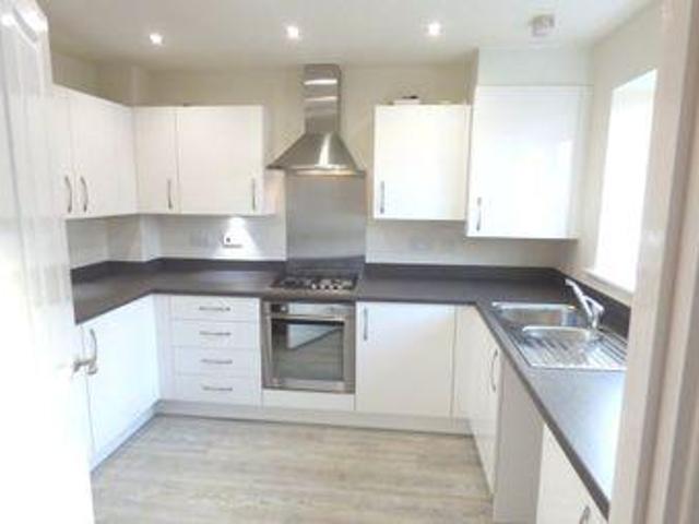3 Bedrooms Semi detached house for rent in Holdness Road, Manchester M18