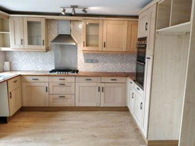 3 Bedrooms Semi detached house for rent in Holyrood Avenue, Harrow HA2