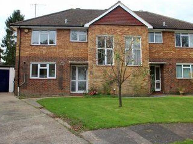 3 Bedrooms Semi detached house for rent in Hatchgate, Horley RH6