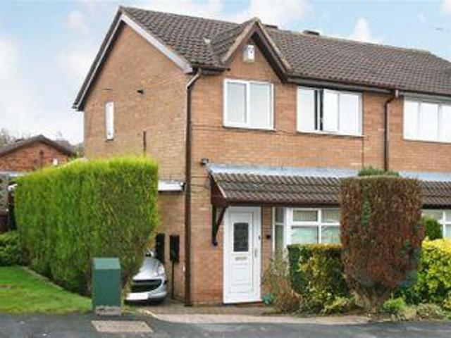 3 Bedrooms Semi detached house for rent in Haven Chase, Cookridge, Leeds LS16