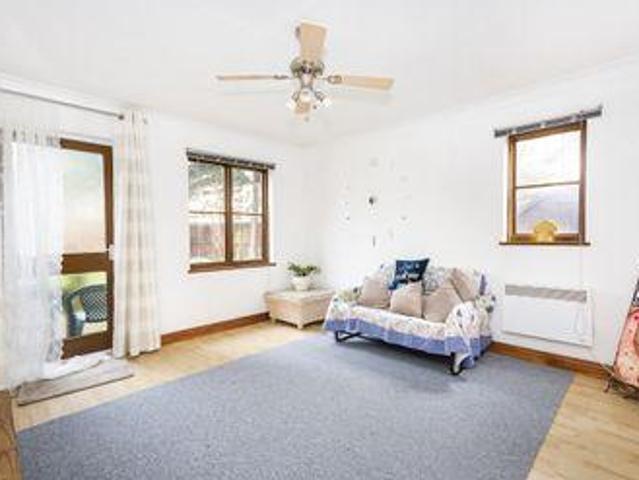 3 Bedrooms Semi detached house for rent in Haygreen Close, Kingston Upon Thames KT2