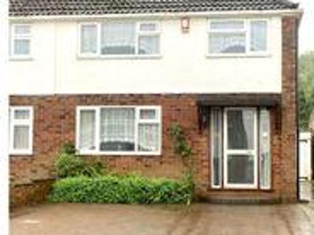 3 Bedrooms Semi detached house for rent in Hayhurst Road, Luton LU4