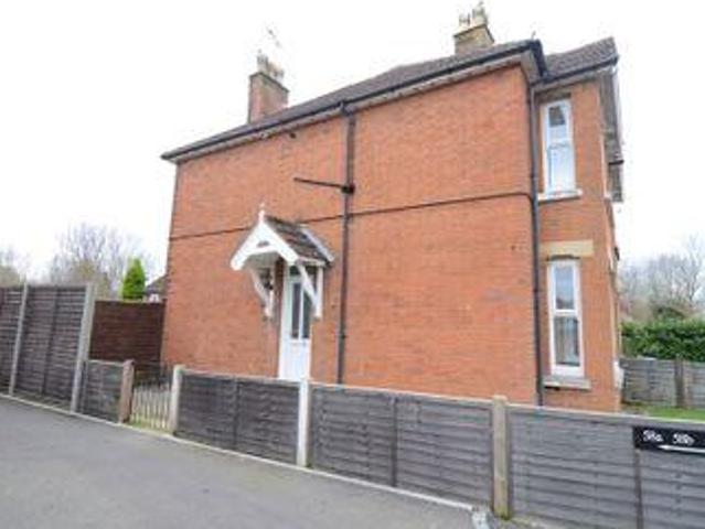 3 Bedrooms Semi detached house for rent in Hazel Avenue, Farnborough GU14