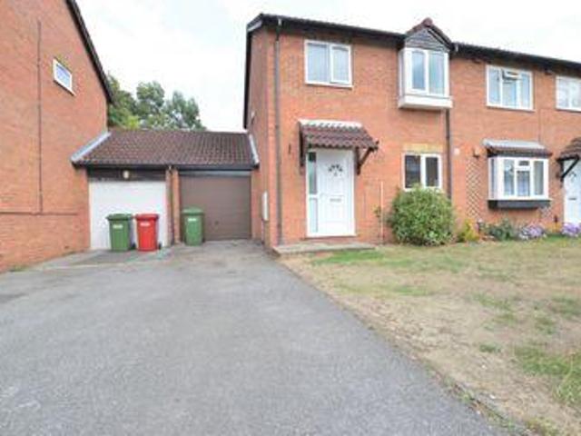 3 Bedrooms Semi detached house for rent in Haig Drive, Cippenham, Slough SL1