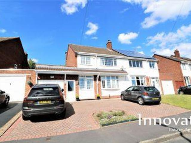 3 Bedrooms Semi detached house for rent in Hailstone Close, Rowley Regis B65